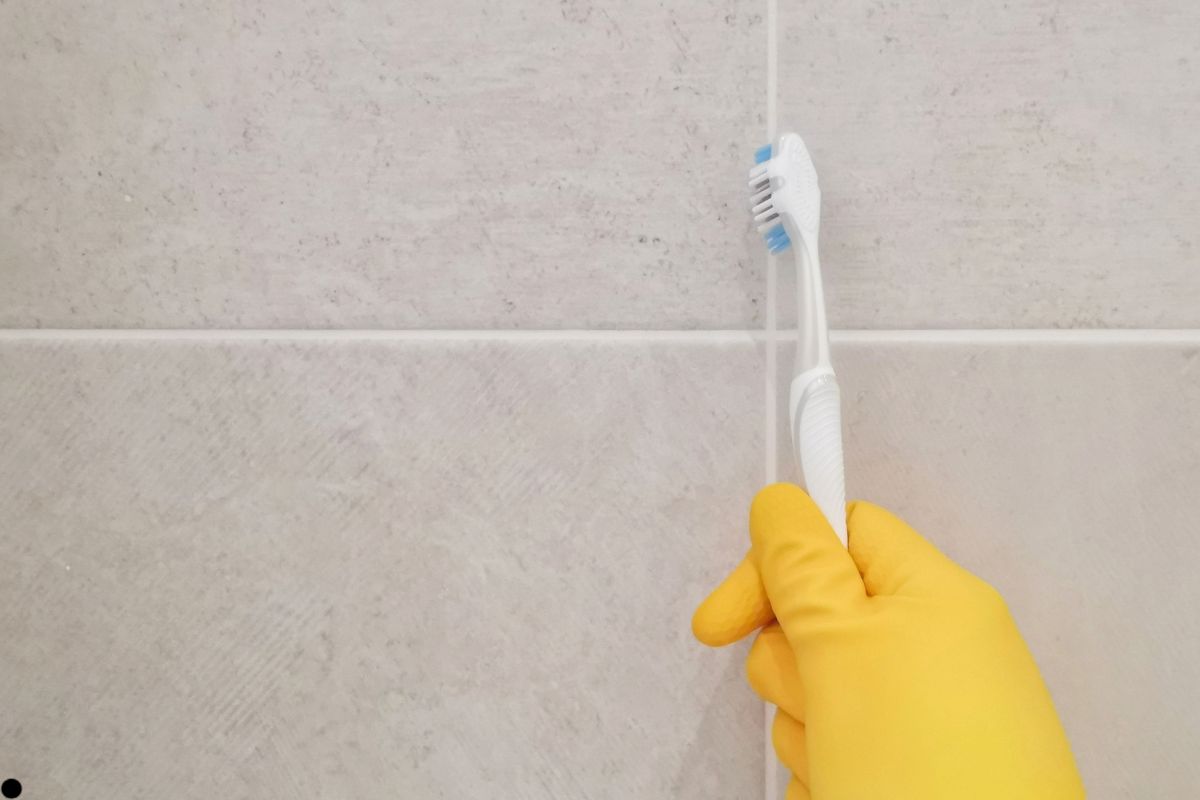 How to Clean Grout: Quick & Easy Methods for Clean Surfaces